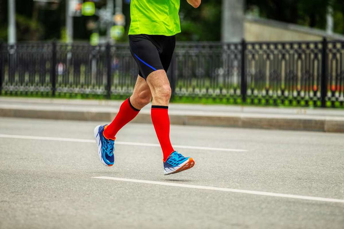 Compression Socks: Benefits, Uses, and How to Choose the Right Pair ...